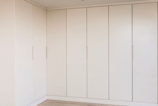 Fitted Corner Wardrobes | L Shaped Wardrobe Storage