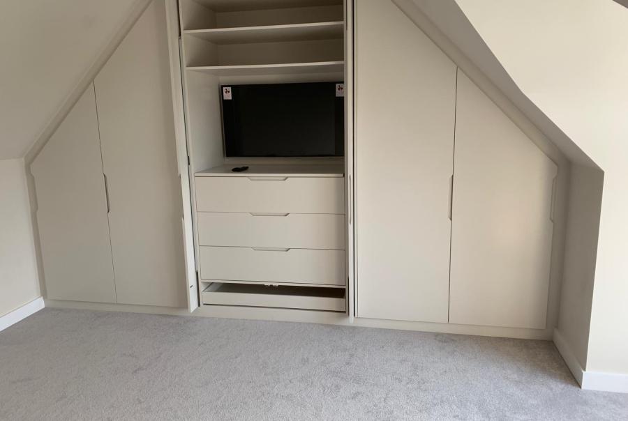 Fitted Wardrobes With Dressing Table - Thomas Matthew