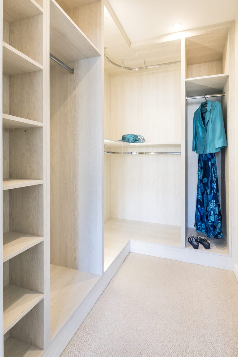 Fitted Corner Wardrobes | L Shaped Wardrobe Storage