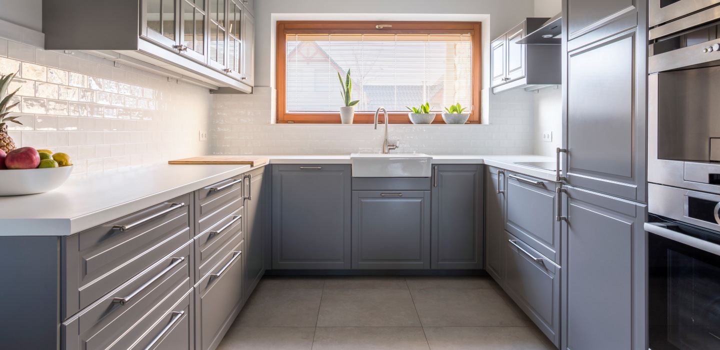 U shaped kitchen layout - Thomas Matthew Bespoke Kitchens & Furniture